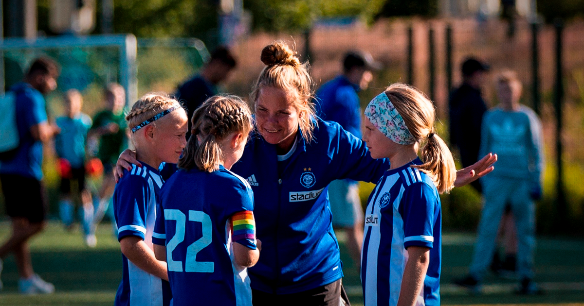 Sanna Malaska – pelikentältä valmentajaksi - HJK Juniorit